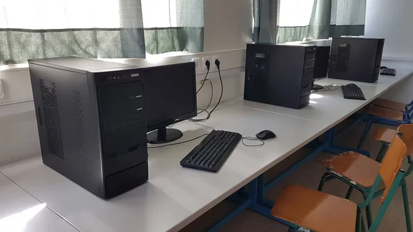 Vertical computer lab Stock Photos, Royalty Free Vertical computer lab ...