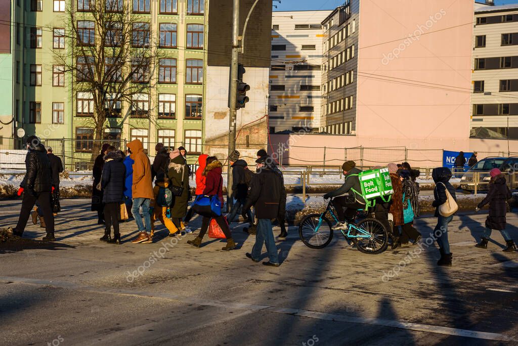 RIGA, LATVIA. 19 de febrero 2021. Foto de enfoque selectivo. Bolt Food ...