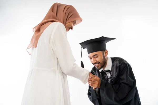 Muslim graduates Stock Photos, Royalty Free Muslim graduates Images ...