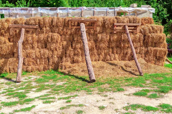 Straw fort Stock Photos, Royalty Free Straw fort Images | Depositphotos