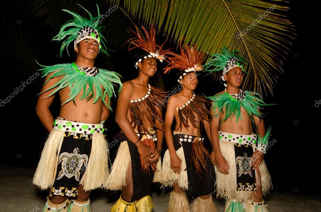 Young Polynesian Pacific Island Tahitian Men Dancers – Stock Editorial ...