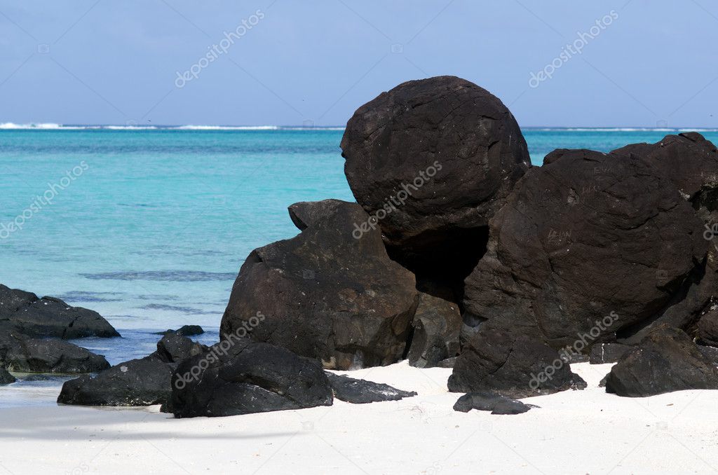 Landscape of Rapota Island in Aitutaki Lagoon Cook Islands Stock Photo ...