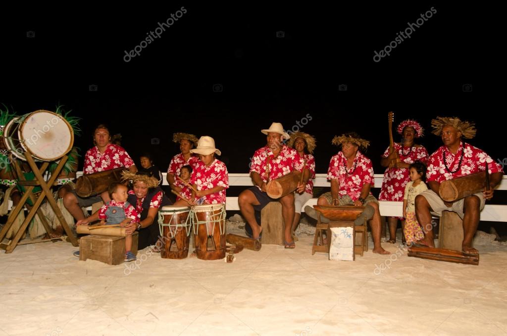 Groupe de musique tahitien polynésien insulaires du Pacifique — Photo ...