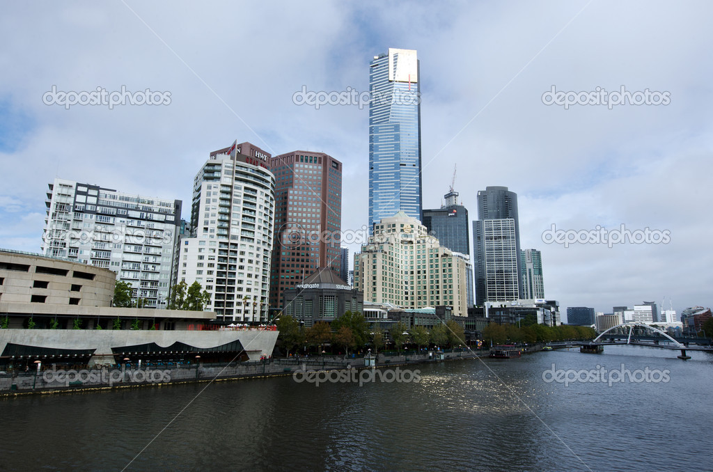 Eureka Tower - Melbourne — Stock Editorial Photo © lucidwaters #45755433