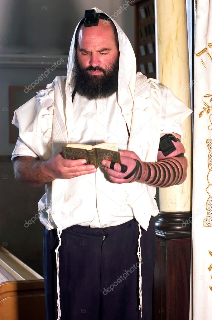 Jewish Man Praying – Stock Editorial Photo © lucidwaters #49909931