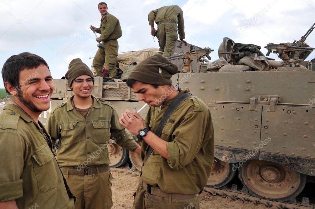 Israeli army soldiers resting during ceasefire – Stock Editorial Photo ...