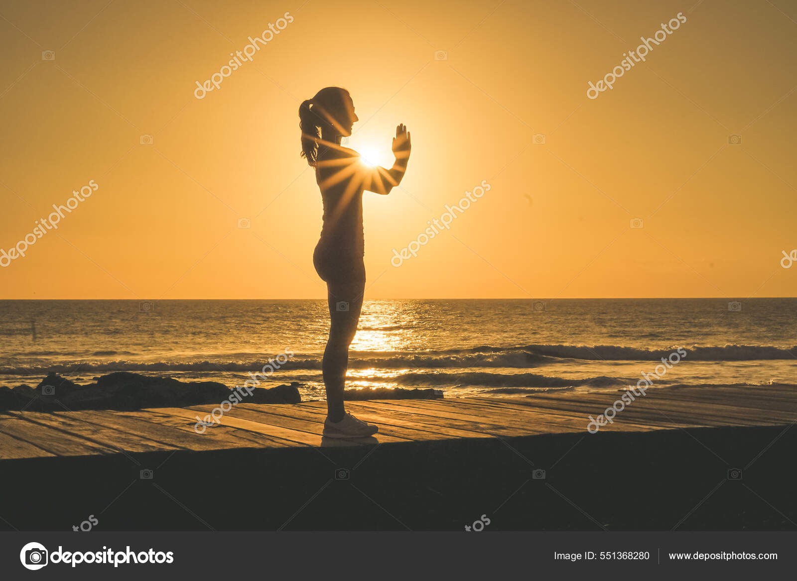 Silhouette Sportive Female Namaste Pose Practicing Yoga Meditation Beach Boardwalk — Stock Photo ...
