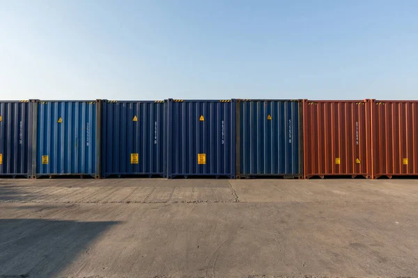 Containers loading Stock Photos, Royalty Free Containers loading Images ...