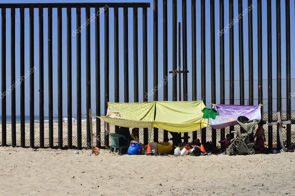 Tijuana border – Stock Editorial Photo © czuber #13658939