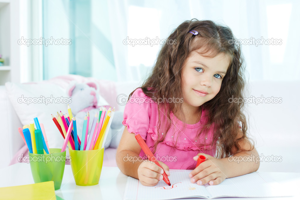 Girl drawing — Stock Photo © pressmaster #28276049