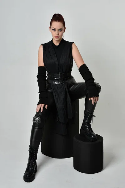 Pose dinámica fotos de stock, imágenes de Pose dinámica sin royalties ...