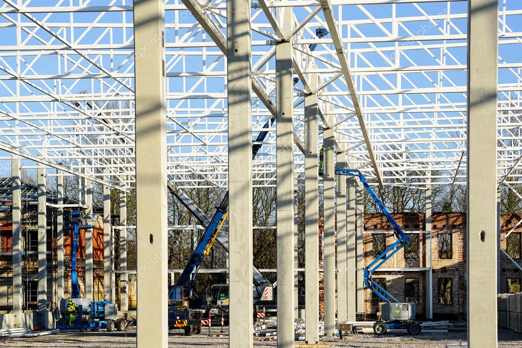 elevadores de tijera autopropulsados y grúa telescópica para la ...