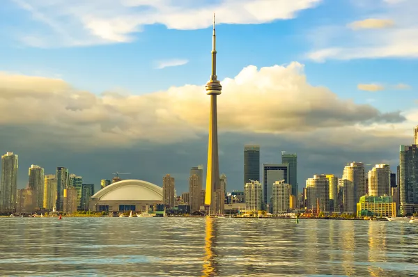 Toronto Skyline panoramic – Stock Editorial Photo © surangastock #38377841