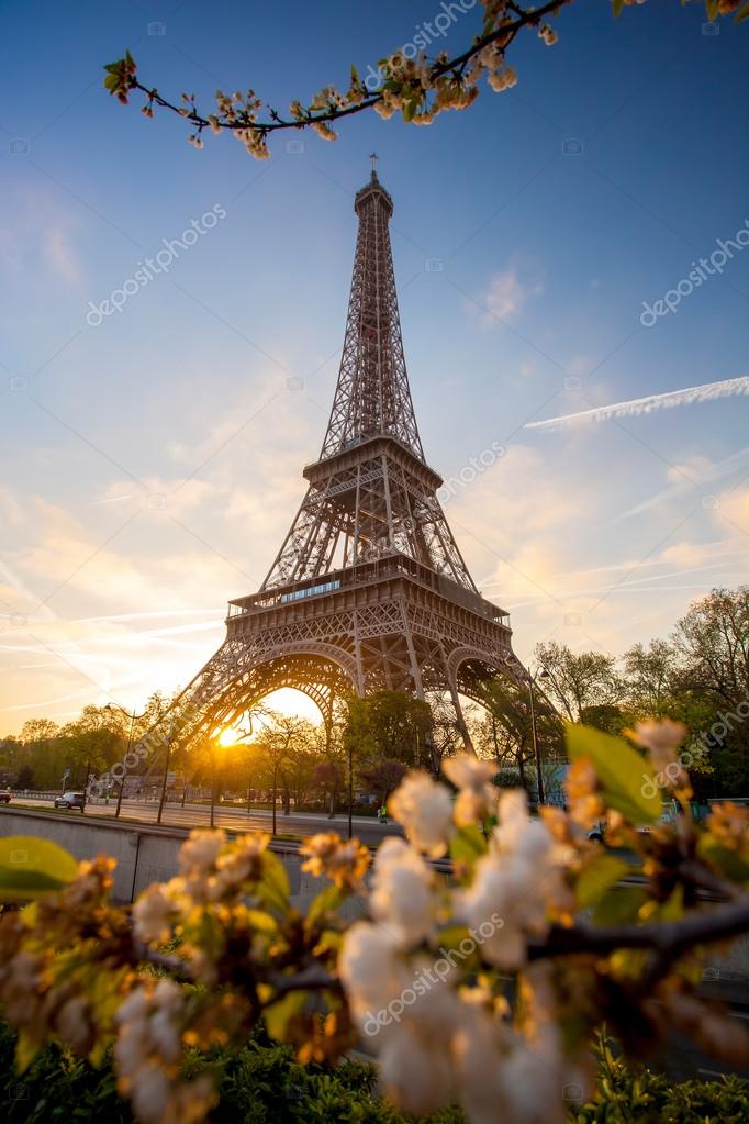 Eiffel Tower during spring time in Paris, France — Stock Photo © samot ...