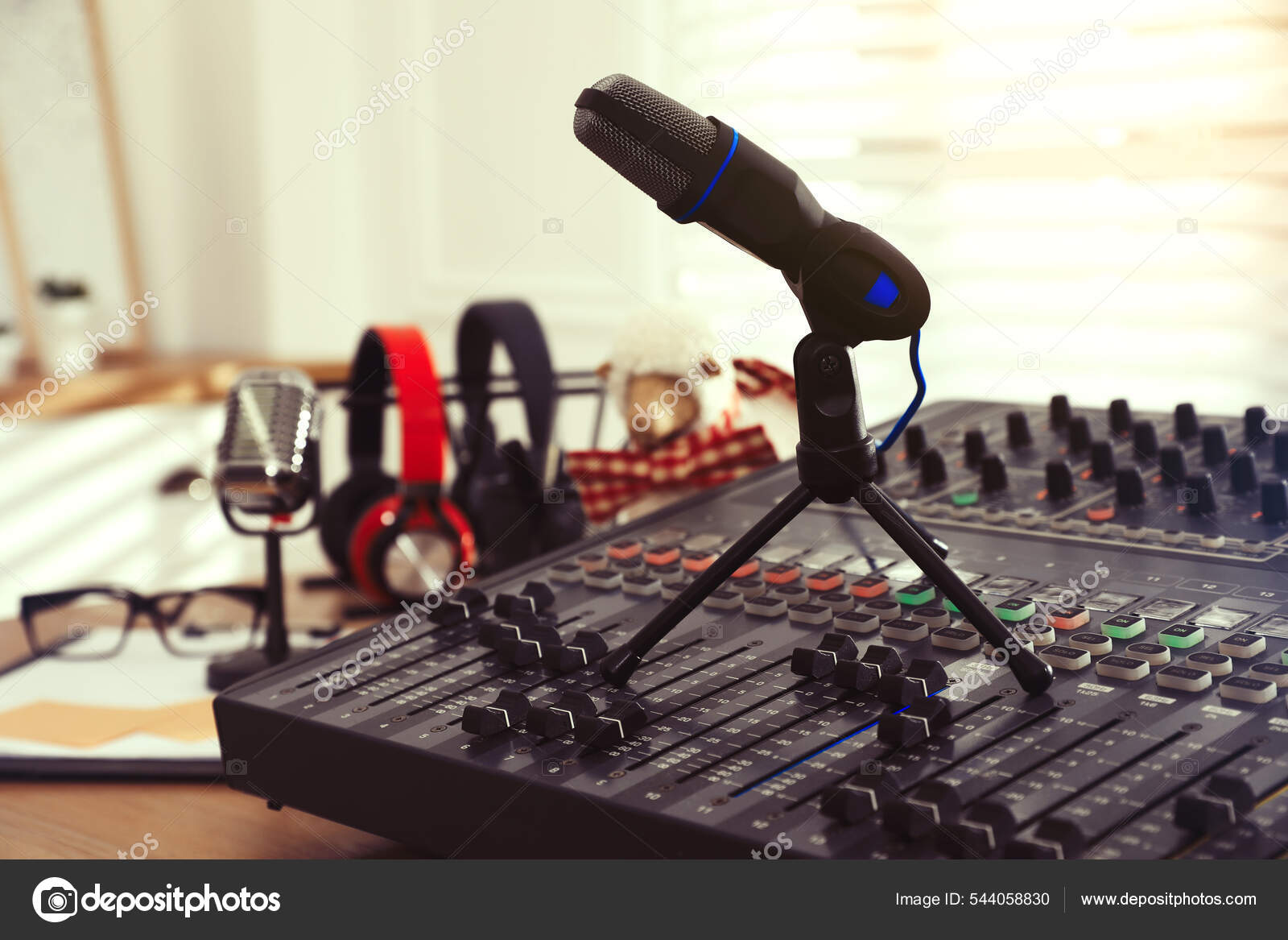 Microphone Professional Mixing Console Radio Studio — Stock Photo © NewAfrica #544058830