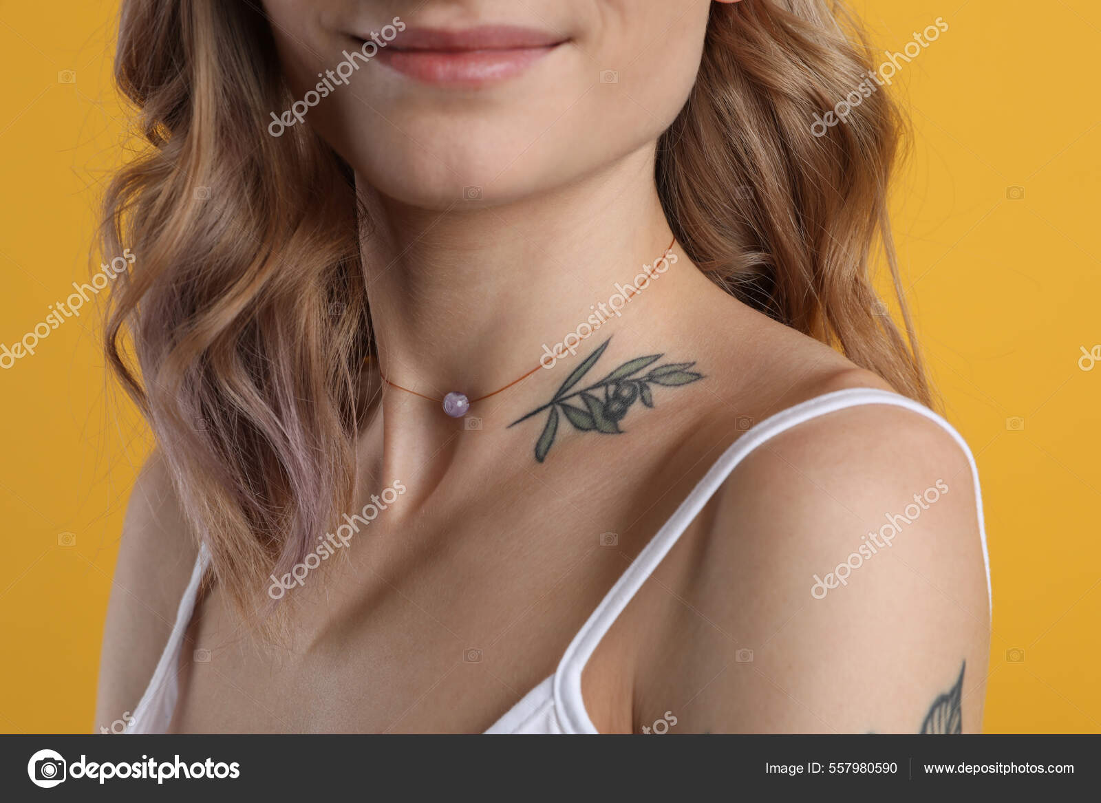 Beautiful Woman Tattoos Body Yellow Background Closeup — Stock Photo ... Beautiful Woman Tattoos Body Yellow Background Closeup — Stock Photo ...