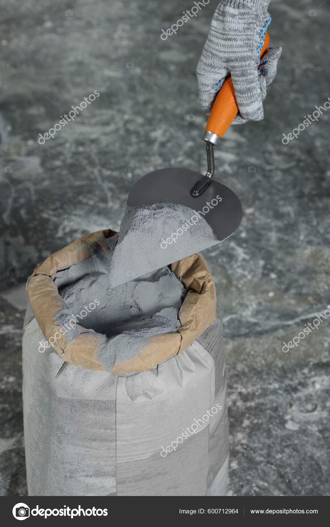 Man Cement Powder Bag Stone Floor — Foto de stock © NewAfrica #600712964