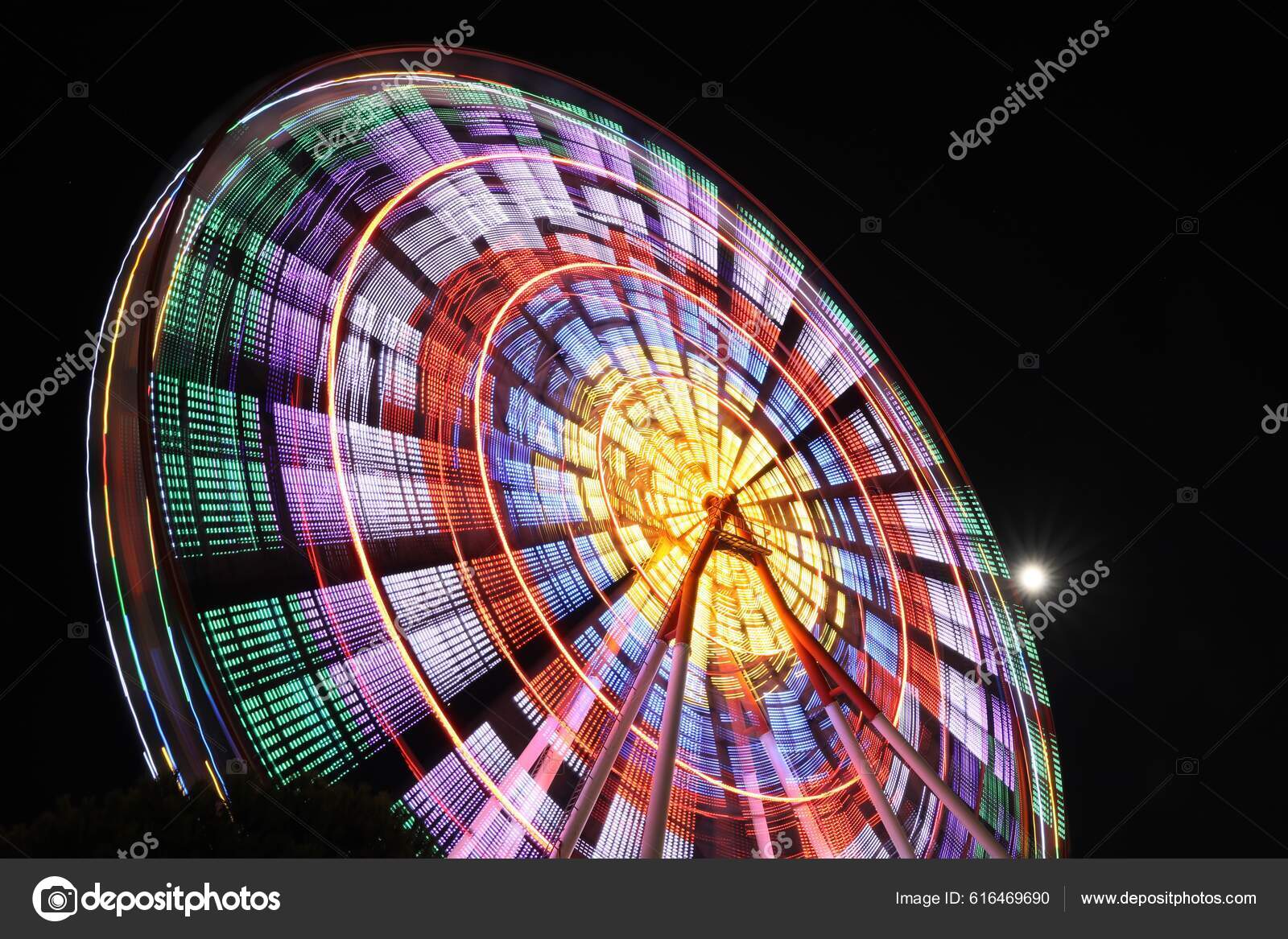 Beautiful Glowing Ferris Wheel Dark Sky Low Angle View — Stock Photo ...