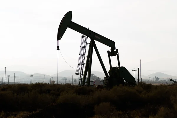 Pumping oil in Kern County, California – Stock Editorial Photo ...