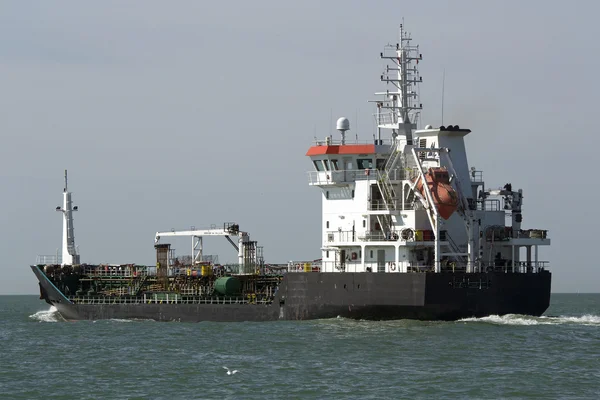 Bitumen tanker Stock Photos, Royalty Free Bitumen tanker Images ...