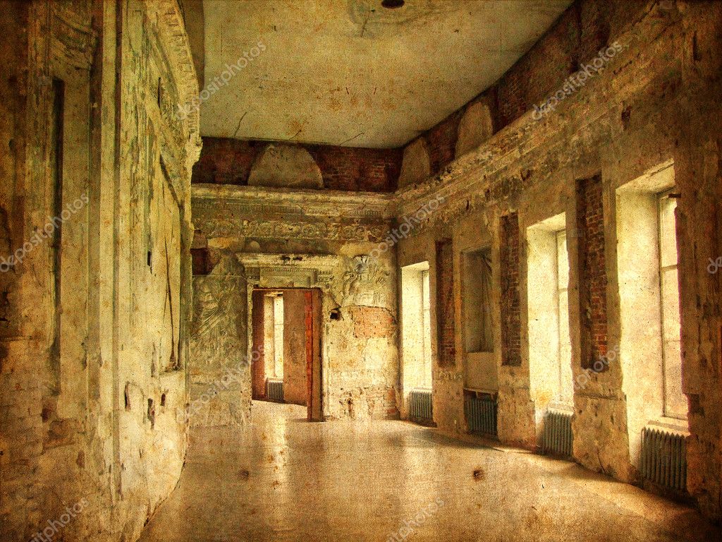 Interior de un antiguo Palacio. Ruinas de un castillo. 2022