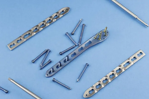 Traiter les fractures images libres de droit, photos de Traiter les ...