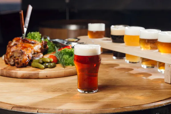 Tabelas de cerveja Stock Photos, Royalty Free Tabelas de cerveja Images ...