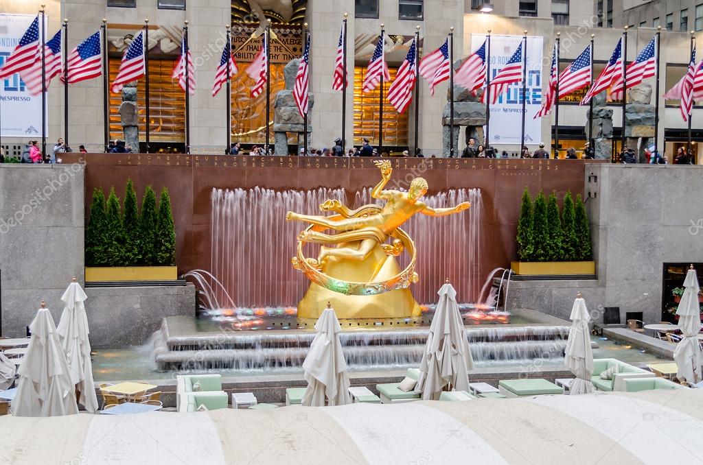 Golden Prometheus Statue at the Rockefeller Center in New York Stock ...