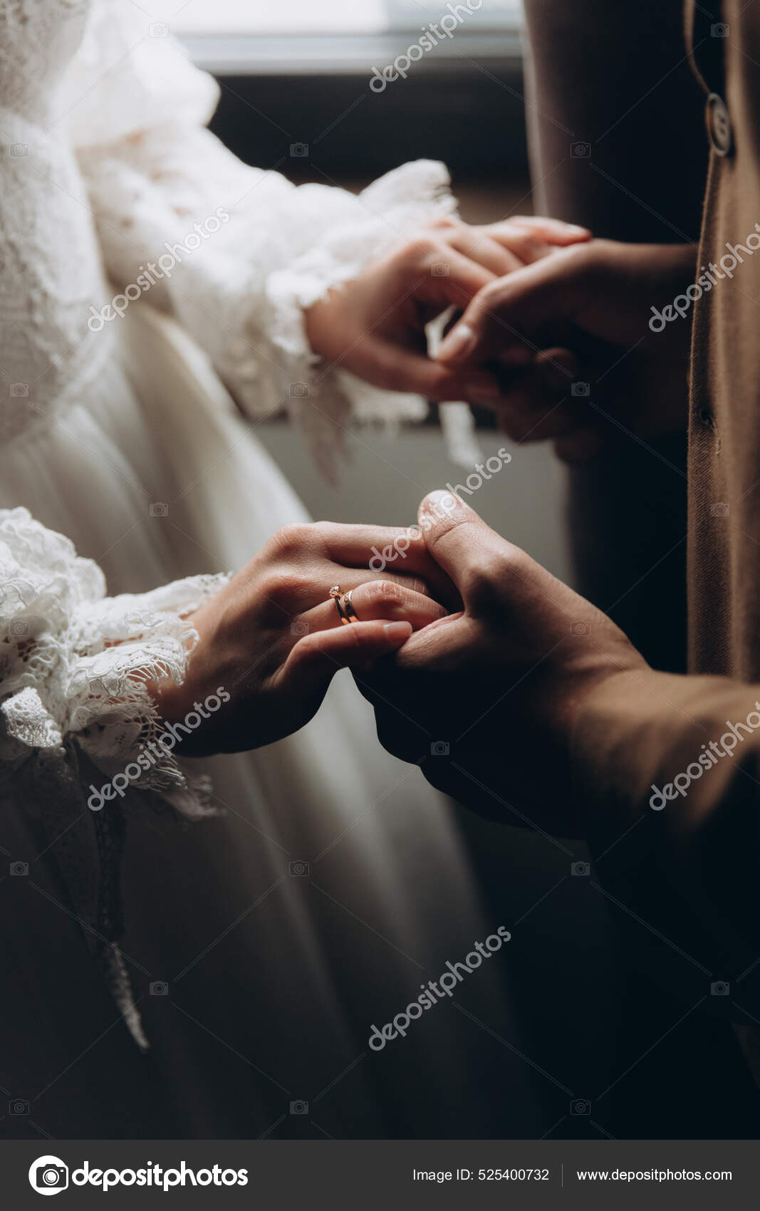 Close Wedding Details Hands Hugs Rings Wedding Dress Lace Fingers ...