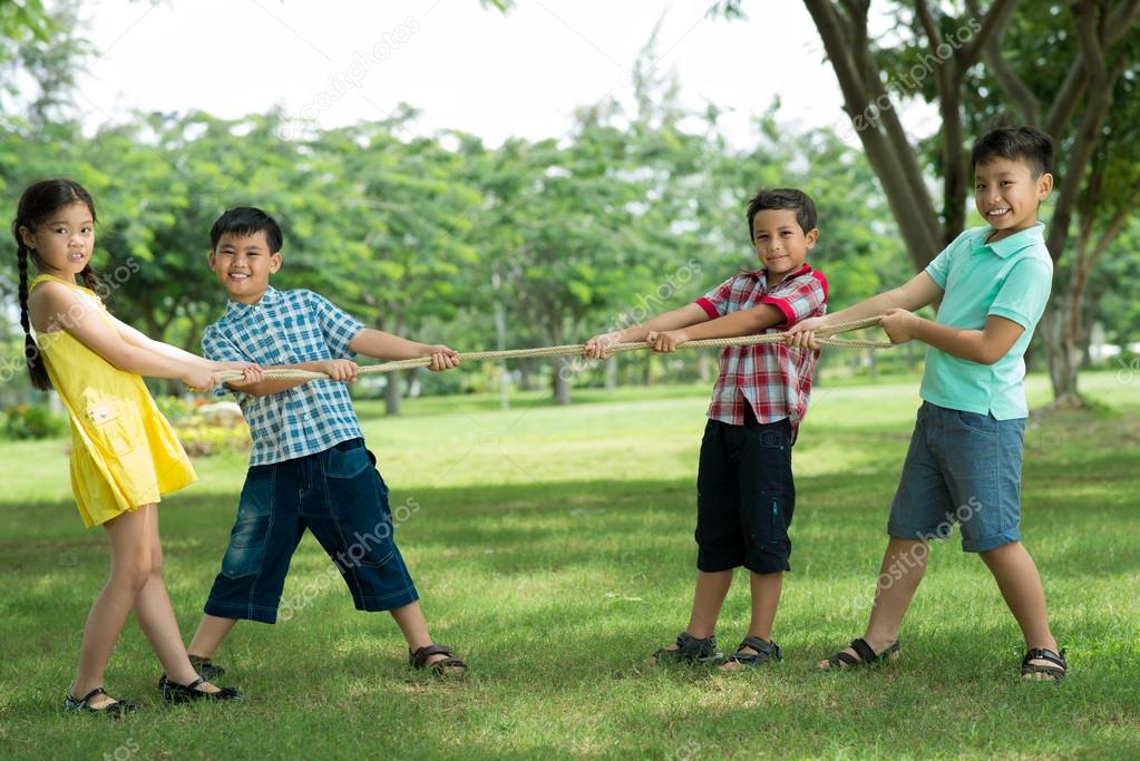 juego de tira y afloja — Fotos de Stock © DragonImages #31308221