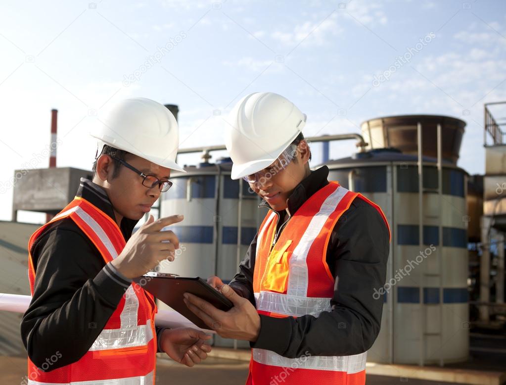 Two engineer on location site disscution — Stock Photo © ndoeljindoel ...