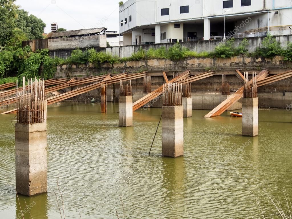 Retaining wall structure : Engineering structures — Stock Photo ...