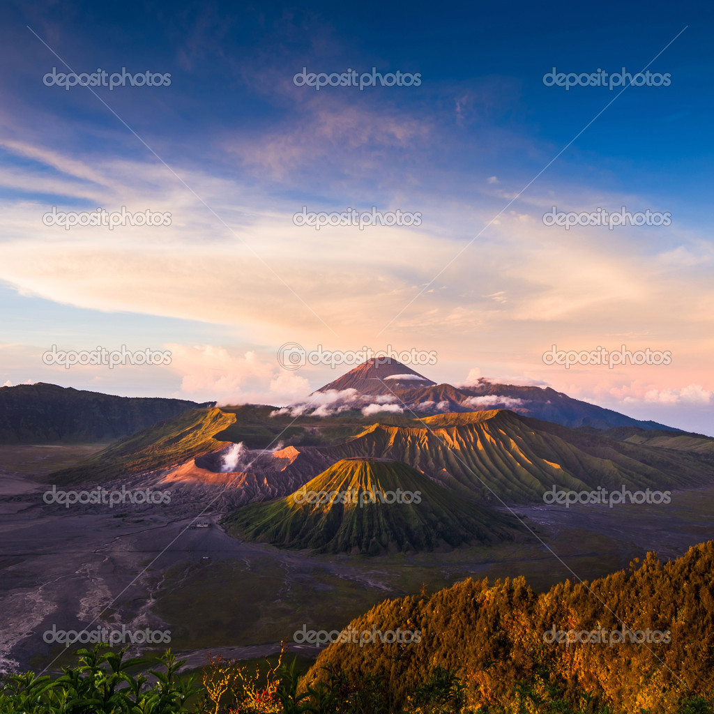 Volcanes del Monte Bromo en el Parque Nacional de Bromo Tengger Semeru 2023