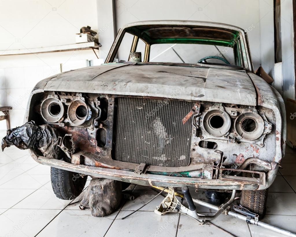 Very Old and Decrepit Car Awaiting Restoration — Stock Photo ...