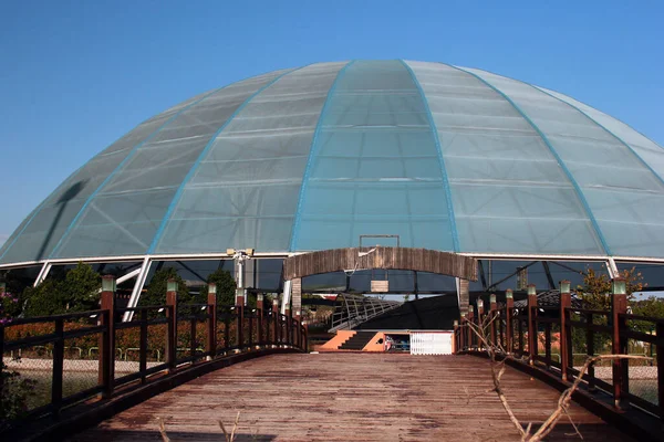 Dome factory fotos de stock, imágenes de Dome factory sin royalties ...