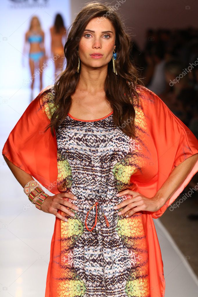 Model walks at Cia Maritima collection — Stock Editorial Photo ...