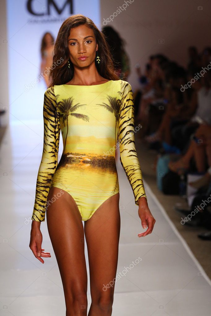 Model walks at Cia Maritima collection — Stock Editorial Photo © fashionstock #50257031