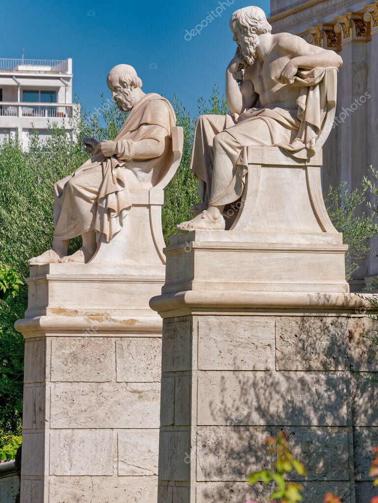 Platón y Sócrates estatuas de mármol frente a la academia nacional de ...