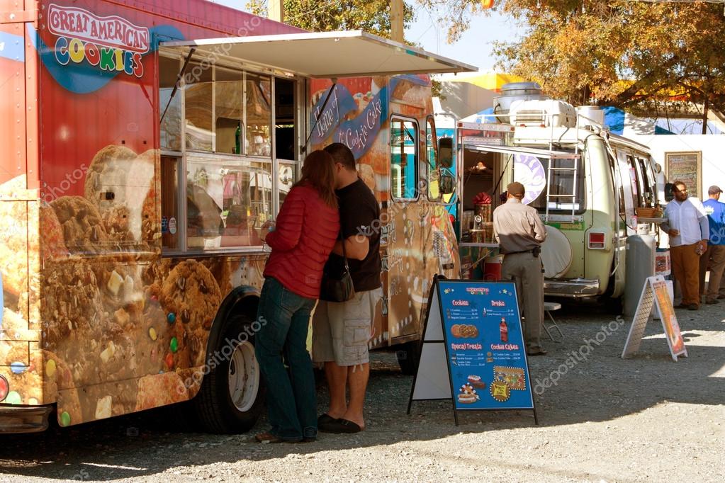 Wait In Line For Food Truck Vendors – Stock Editorial Photo © BluIz60 ...