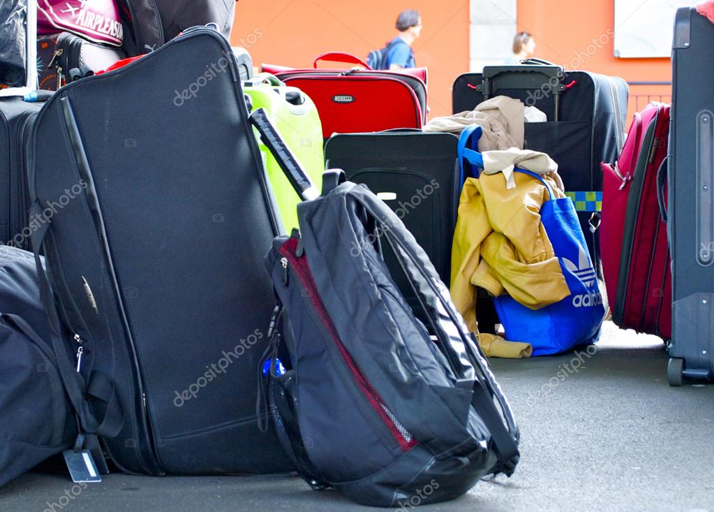 Many bags — Stock Editorial Photo © Siempreverde #12723110