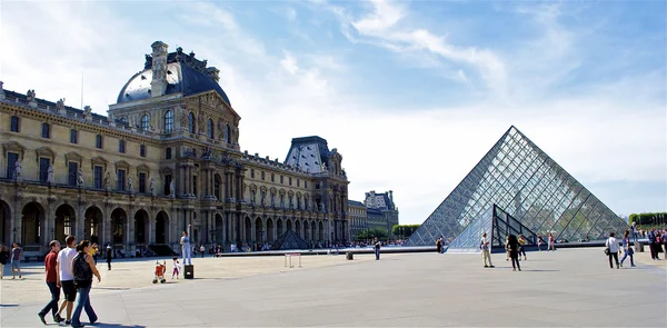 Pyramide du Louvre, Paris, France – Stock Editorial Photo ...