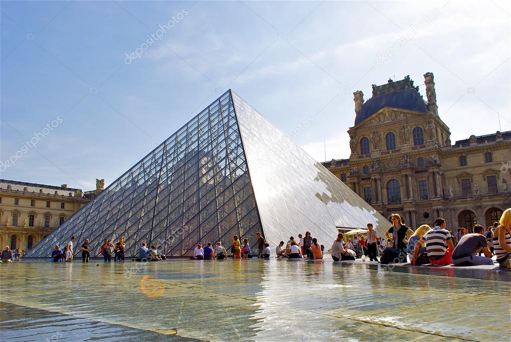Pyramide du Louvre, Paris, France – Stock Editorial Photo ...