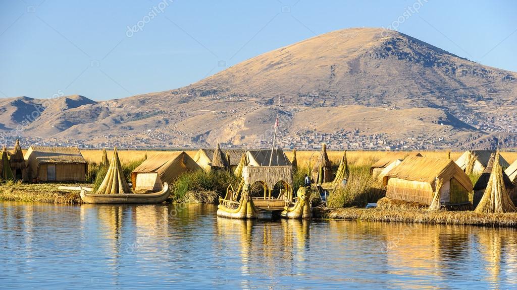 Lake Titikaka, Peru — Stock Photo © Siempreverde #30574309