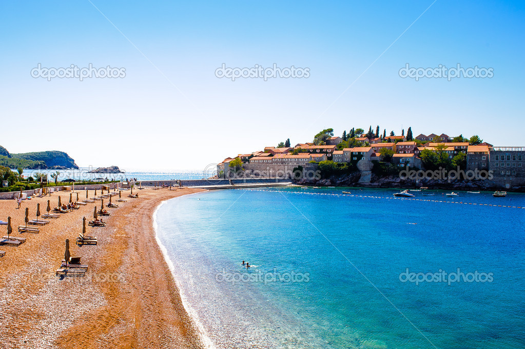 Budva riviera, coast of Montenegro — Stock Photo © Siempreverde #34953127