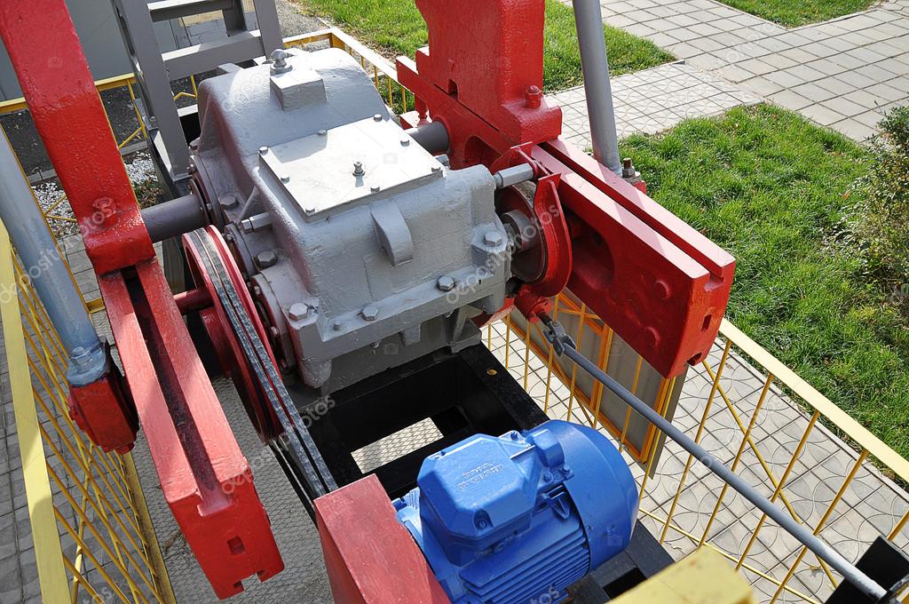 Componentry Machine for petroleum extraction Stock Photo by ©galkin57 ...
