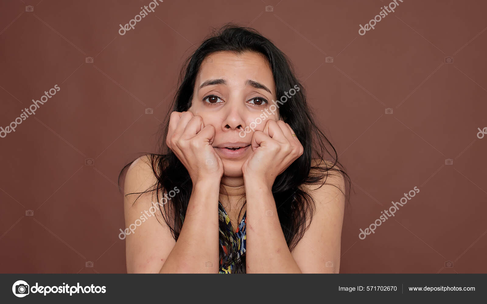 Portrait of shocked terrified adult showing fear and panic — Stock ...