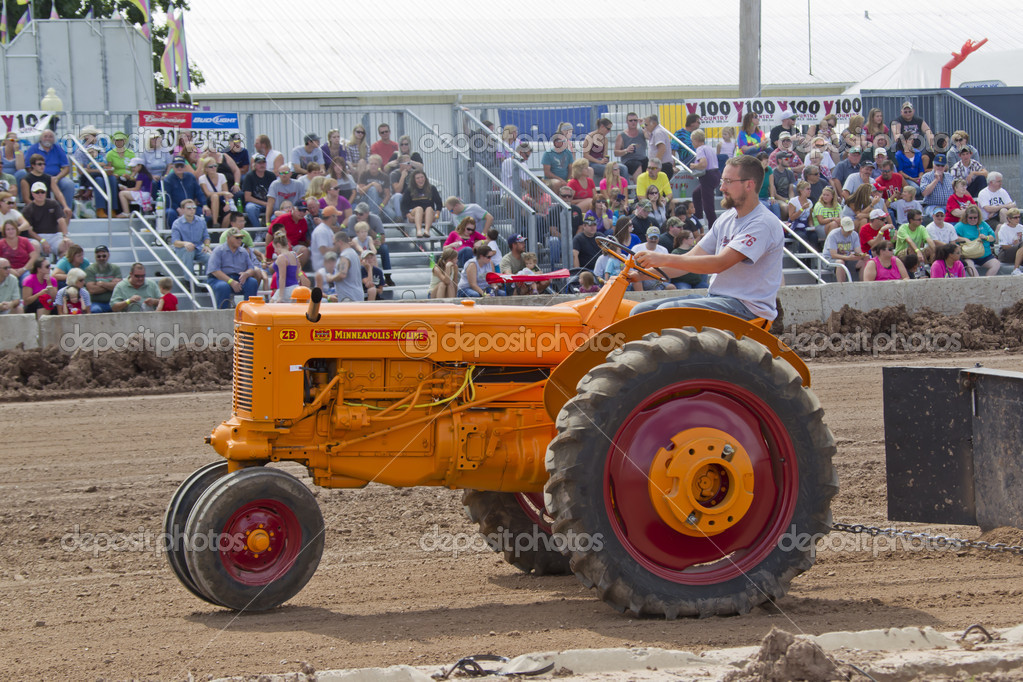 Minneapolis Moline ZB Tractor pulling – Stock Editorial Photo ...