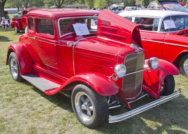 Old Red Ford Hot Rod – Stock Editorial Photo © mybaitshop #11789388