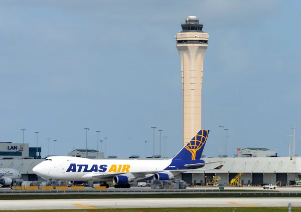 Miami airport cargo Stock Photos, Royalty Free Miami airport cargo ...