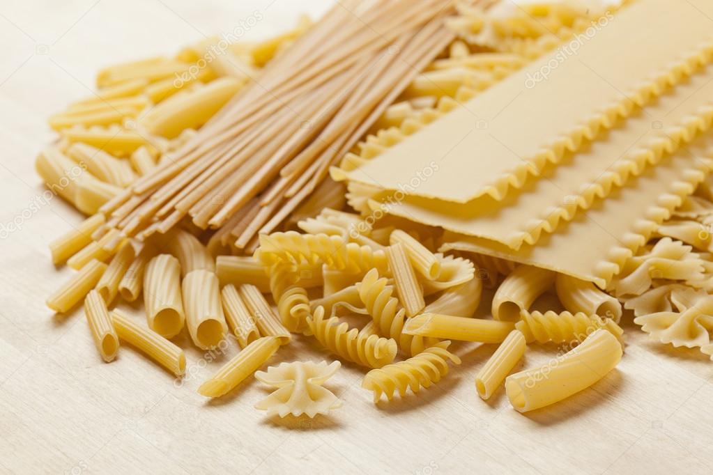 Grupo de pasta seca italiana — Foto de stock © bhofack2 #20175717